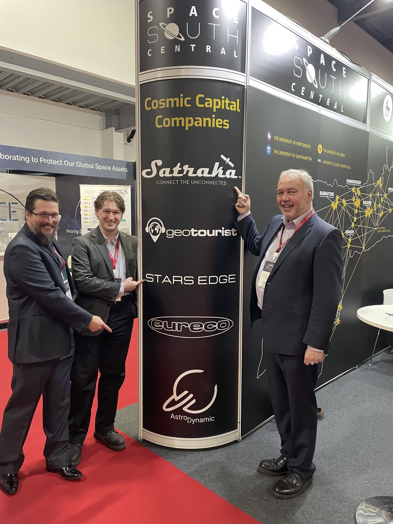 Space Innovators Shine at Farnborough Space Show 2025 – Surrey Research ...